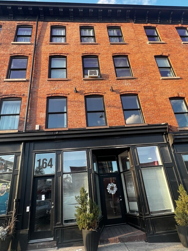 164 Broadway - 164 Broadway Newburgh NY 12550 | Apartment Finder