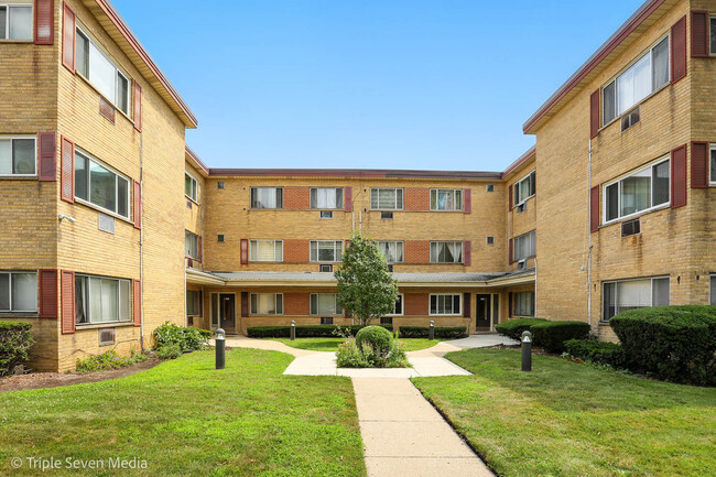 9207 Skokie Blvd - 9207 Skokie Blvd Skokie IL 60077 | Apartment Finder