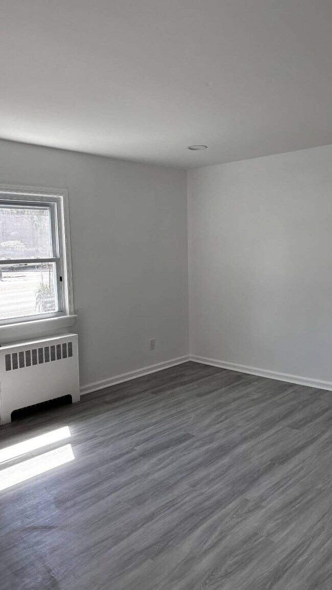 304 W Old Country Rd - 304 W Old Country Rd Hicksville NY 11801 ...