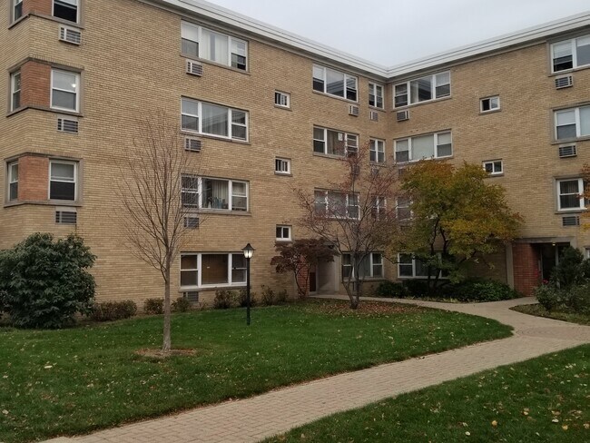 7437 N Ridge Blvd - 7437 N Ridge Blvd Chicago IL 60645 | Apartment Finder