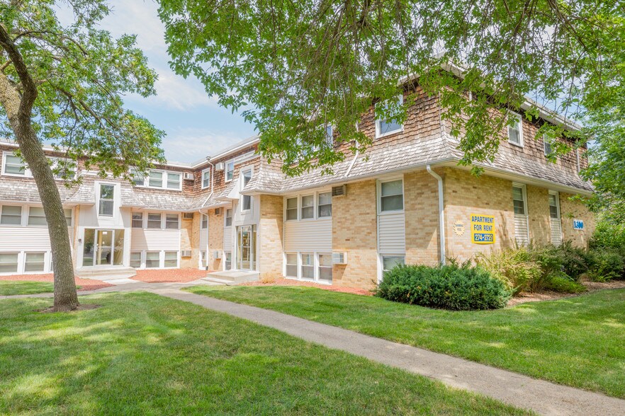 The Drake - 1260 34th St Des Moines IA 50311 | Apartment Finder