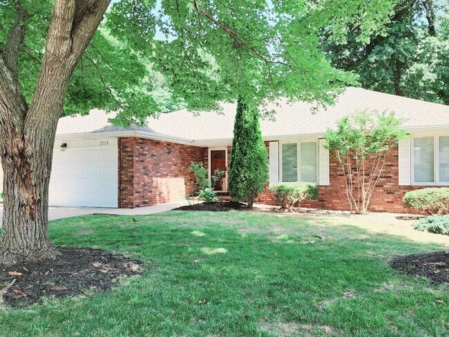 Primrose Market Place Area - Mission Hills... - 2211 E Cragmont St ...