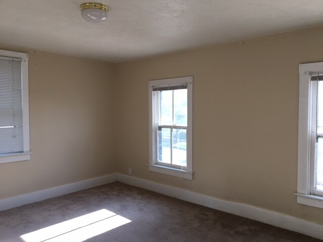 108 S Dodge St - 108 S Dodge St Iowa City IA 52240 | Apartment Finder