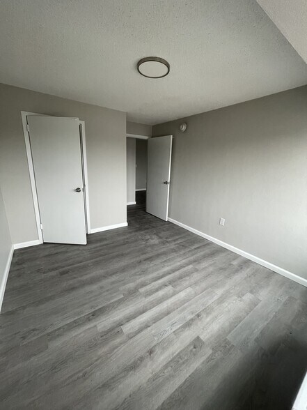 Independence Towers - 728 Jennings Rd Independence MO 64056 | Apartment ...