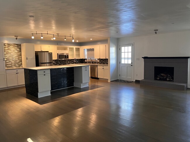 5407 Cave Spring Ln - 5407 Cave Spring Ln Cave Spring VA 24018 ...