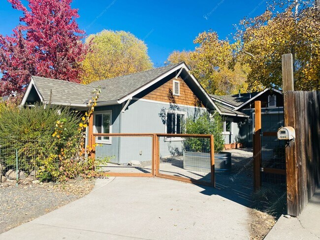 Charming 2 BR in downtown Bend - flexible ... - 424 NW Harriman St Bend ...