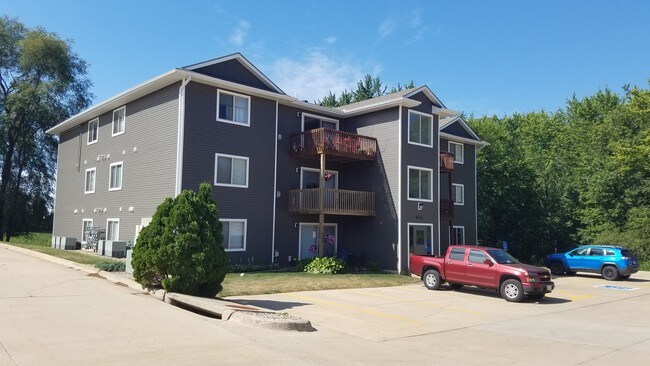4705 Chadwick Rd - 4705 Chadwick Rd Cedar Falls IA 50613 | Apartment Finder
