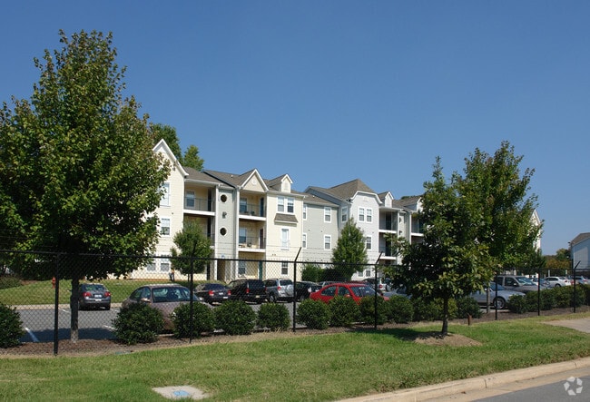 Center Stage Apartments - 900 Center Stage Ct Winston-Salem NC 27127 ...