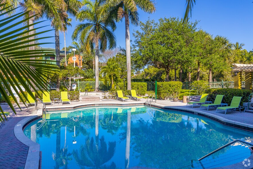 Club Mira Lago - Coral Springs, FL | Apartment Finder