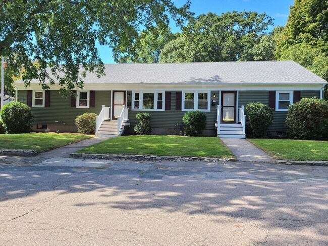 11 Rhodes Cir - 11 Rhodes Cir Hingham MA 02043 | Apartment Finder