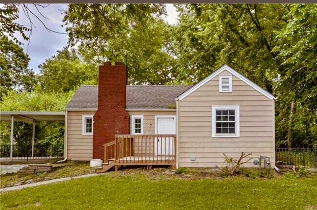 Spacious 3 Bedroom Ranch For Rent - 1875 E 76th St Kansas City MO 64132 ...