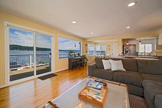 11526 Riviera Pl NE - 11526 Riviera Pl NE Seattle WA 98125 | Apartment ...