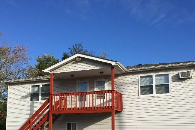 1526 N Cedar Lake Rd - 1526 N Cedar Lake Rd Round Lake Beach IL 60073 ...