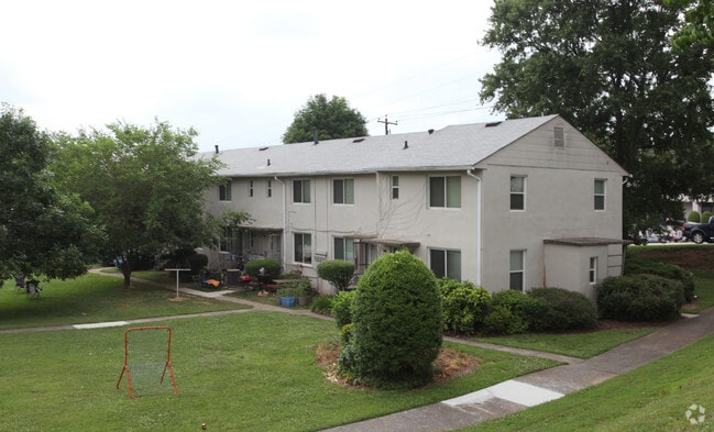 Emory Woods Apartments - 2085 Powell Ln Decatur GA 30033 | Apartment Finder