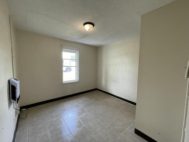 242 C St - 242 C St Lake Wales FL 33853 | Apartment Finder