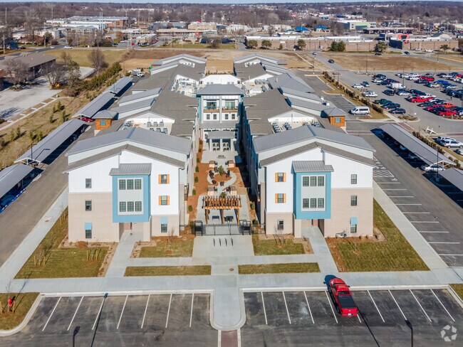 Novel Place Senior Living - Blue Springs - Blue Springs, MO | Apartment ...