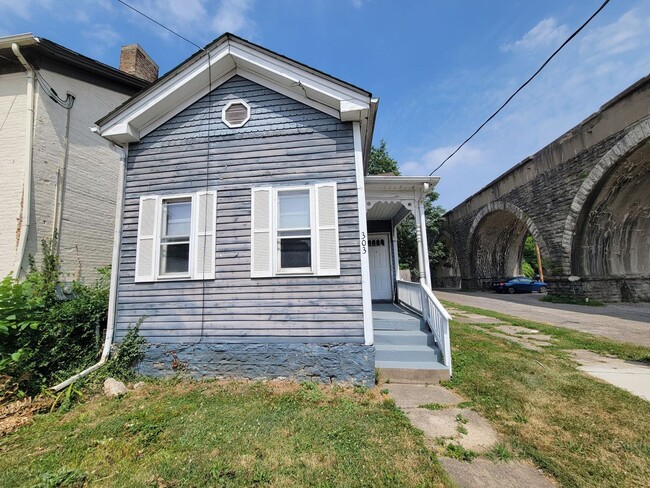 303 S B St 1BR/1BA (West Hamilton) - 303 S B St Hamilton OH 45013 ...