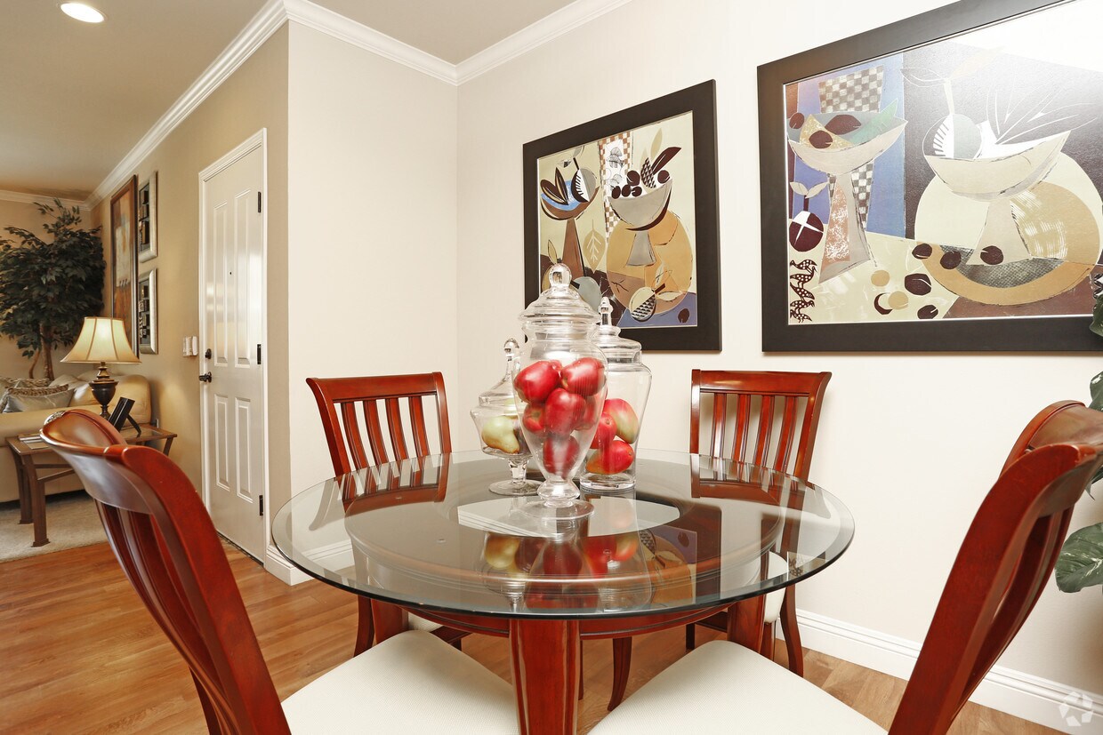 Round Table Reno S Virginia | Cabinets Matttroy