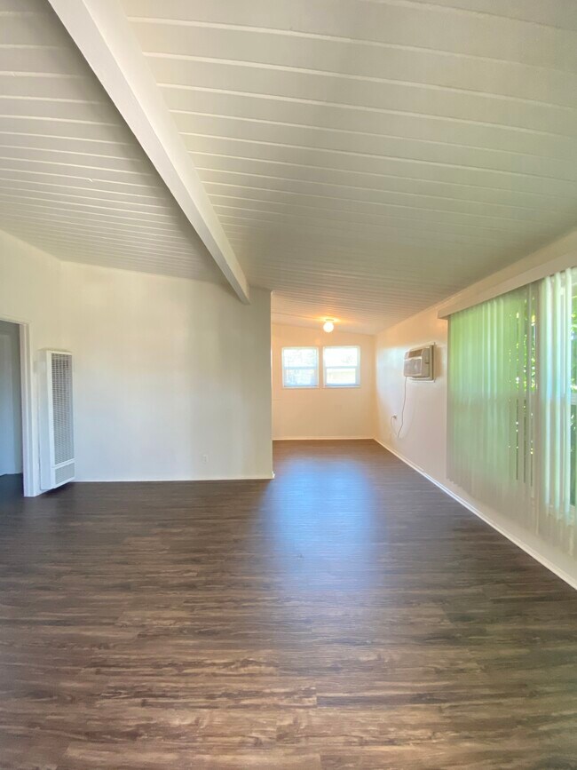 11909 Vanowen St - 11909 Vanowen St North Hollywood CA 91605 ...