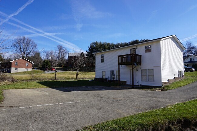 939 Giles Rd - 939 Giles Rd Blacksburg VA 24060 | Apartment Finder