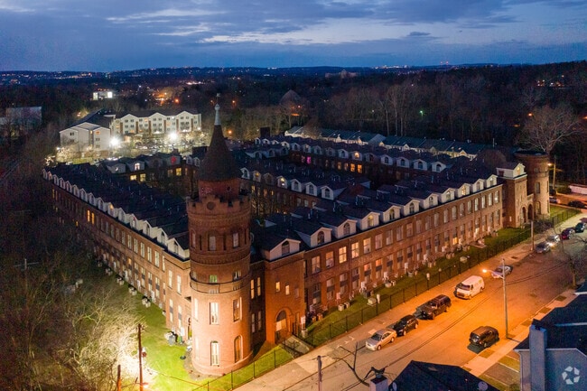 Tiffany Manor - Newark, NJ | Apartment Finder