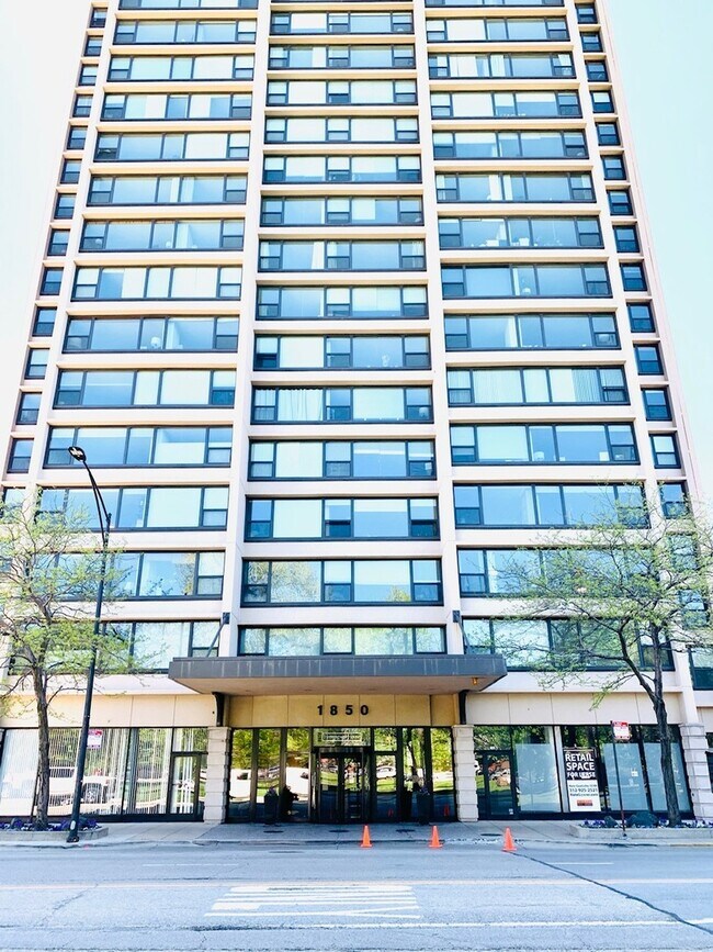 1850 N Clark St - 1850 N Clark St Chicago IL 60614 | Apartment Finder