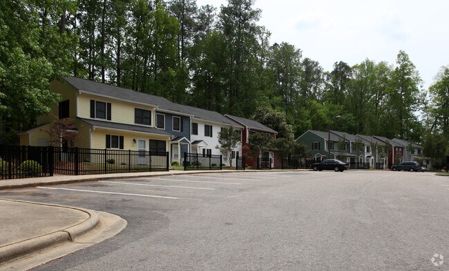 Valleybrook Apartments - 4700-4832 Leafcrest Ct Raleigh NC 27604 ...