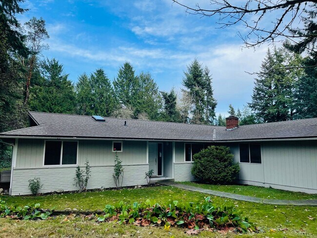 Bainbridge Island - Rolling Bay neighborho... - 10260 NE Winther Rd ...