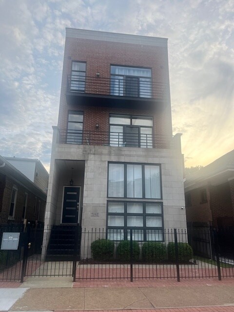 7242 S Ridgeland Ave - 7242 S Ridgeland Ave Chicago IL 60649 ...