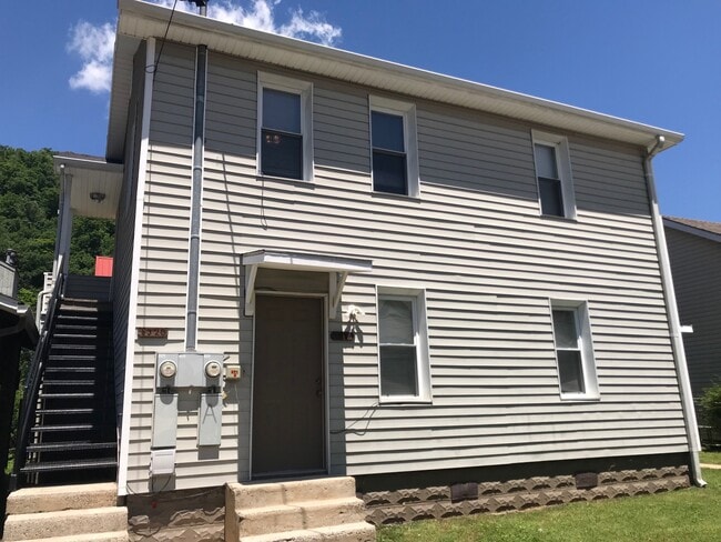 132 Myra Barnes Ave - 132 Myra Barnes Ave Pikeville KY 41501 ...