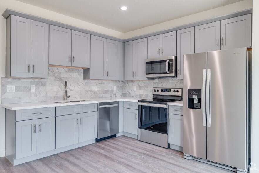 Stone View on 7th - 734-828 E Apollo Rd Phoenix AZ 85042 | Apartment Finder