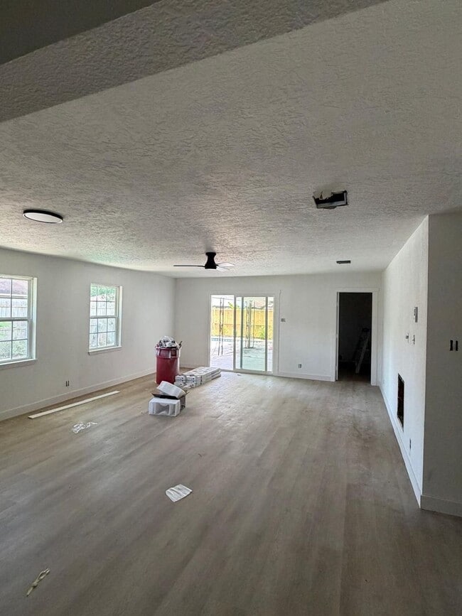 BEAUTIFUL HOME IN ROSENBERG. MOVE IN READY!. - 1317 Tobola St Rosenberg ...
