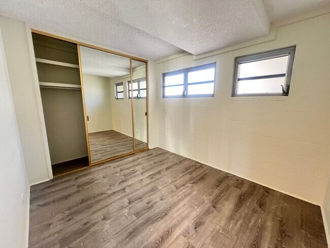 Punahou Wilder 2 bedrooms 1 bath with 1 assigned parking stall - 1535 ...