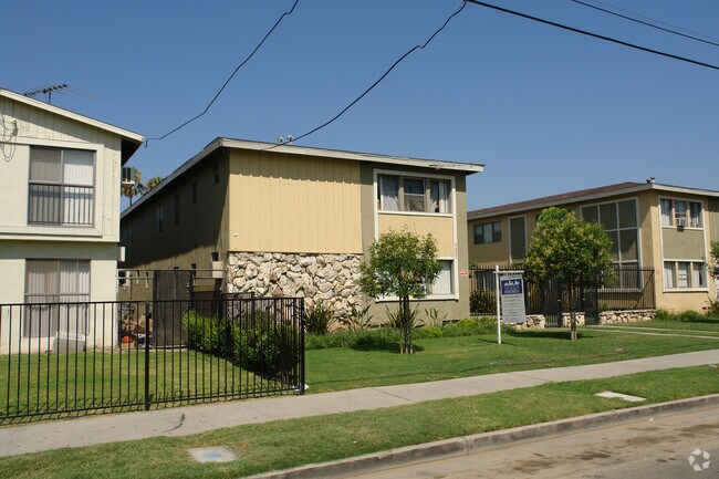 7337 Variel Ave - 7337 Variel Ave Canoga Park CA 91303 | Apartment Finder