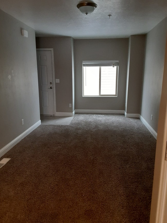 Cheyenne Drive Condos - 301 Cheyenne Dr Evanston WY 82930 | Apartment ...