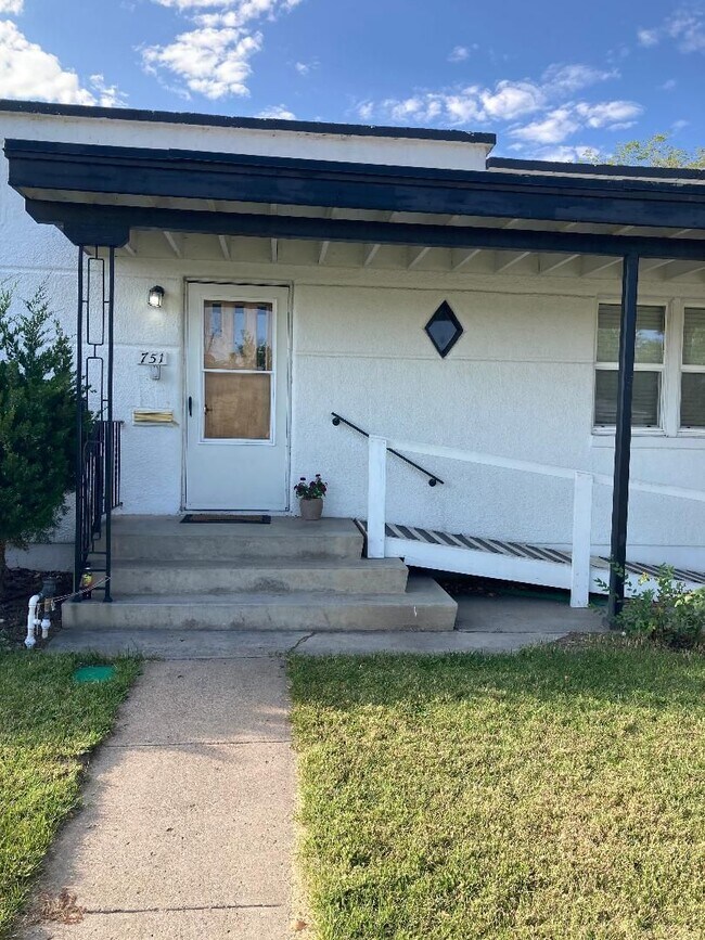 Cute 2 bedroom, 2 bath home for rent withi... - 751 Glenwood Ave Grand ...