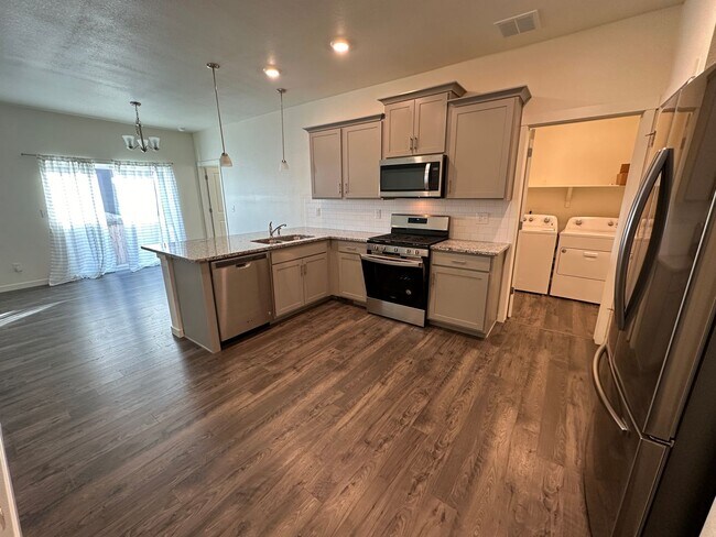 ADORABLE 3 BEDROOM HOME IN LORSON RANCH!!! CLOSE TO FORT CARSON ...