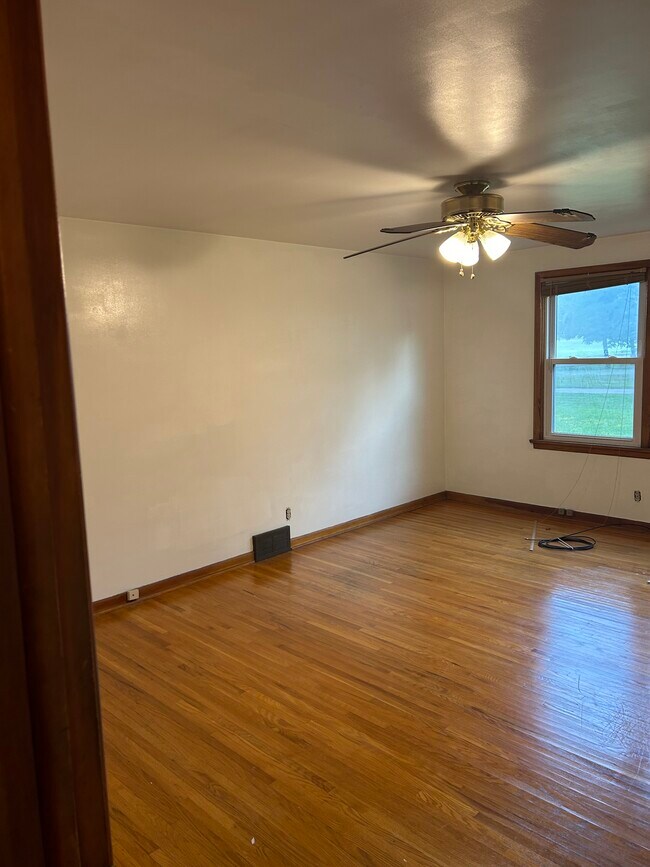 59 S Youngs Rd - 59 S Youngs Rd Buffalo NY 14221 | Apartment Finder