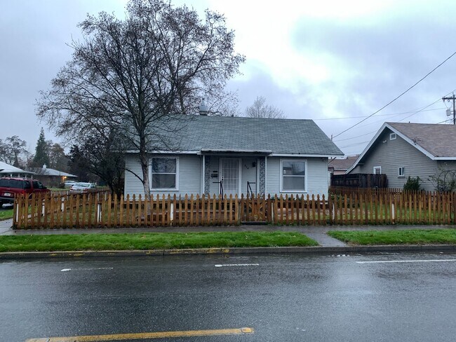 310-314 SW 4th St - 310-314 SW 4th St Grants Pass OR 97526 | Apartment ...