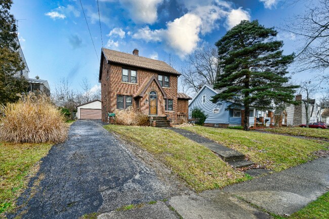 4533 E Berwald Rd - 4533 E Berwald Rd South Euclid OH 44121 | Apartment ...