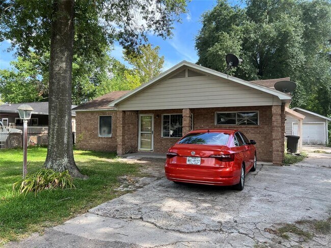 7538 W Knoll St - 7538 W Knoll St Houston TX 77028 | Apartment Finder