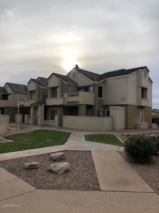 2 MASTERS, 2 BATH FIRST FLOOR TEMPE CONDO - 2035 S Elm St Tempe AZ ...