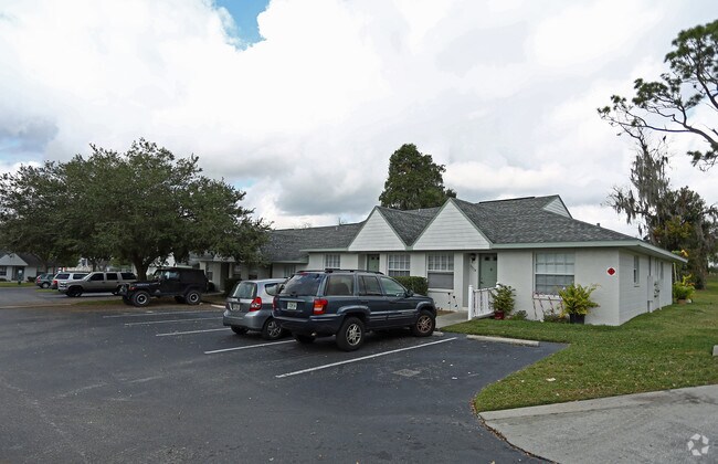 Oak Run Apartments - 37728 Oak Run Cir Zephyrhills FL 33541 | Apartment ...