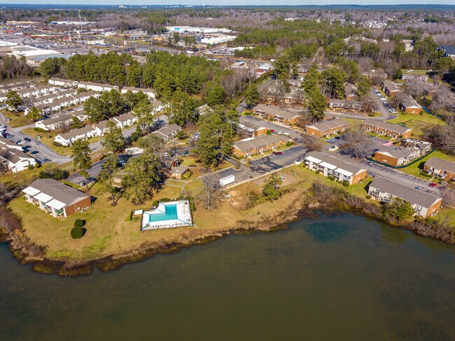Spring Lake - 7645 Garners Ferry Rd Columbia SC 29209 | Apartment Finder