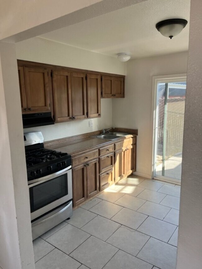 60 Locust St Apt B - 60 Locust St Lemoore CA 93245 | Apartment Finder