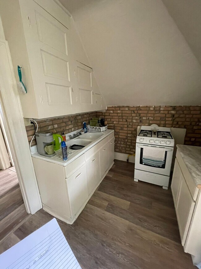 1705 Crafton Blvd - 1705 Crafton Blvd Pittsburgh PA 15205 | Apartment ...