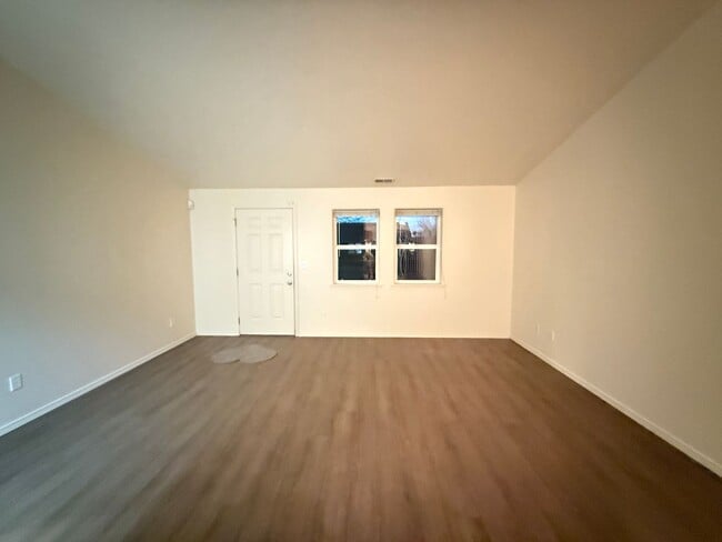 2 bed 2 bath house. New flooring and fresh paint!! - 5907 Washougal Ln ...