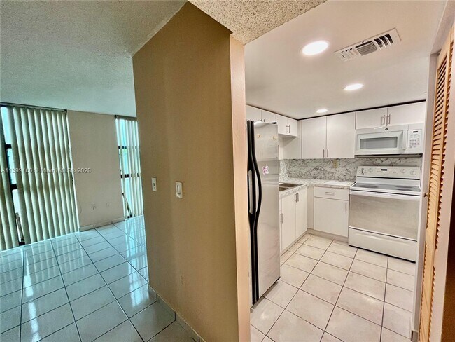 11800 SW 18th St - 11800 SW 18th St Miami FL 33175 | Apartment Finder