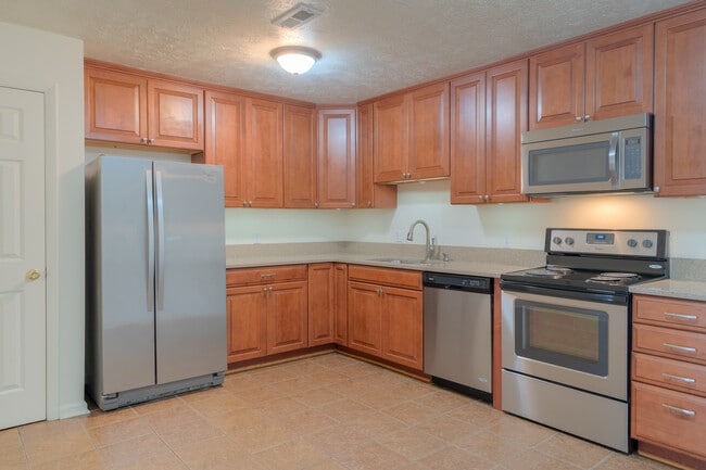 140 Clover Valley Cir - 140 Clover Valley Cir Blacksburg VA 24060 ...