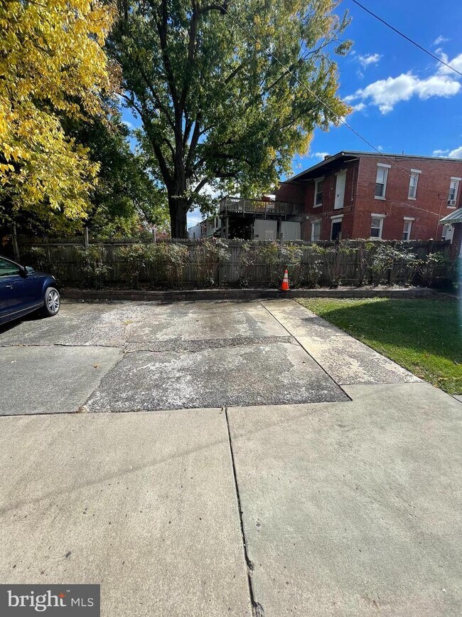 214 Center St - 214 Center St Frederick MD 21701 | Apartment Finder